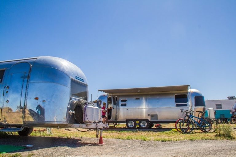 Buying a vintage Airstream – Airstream Full Time Travel